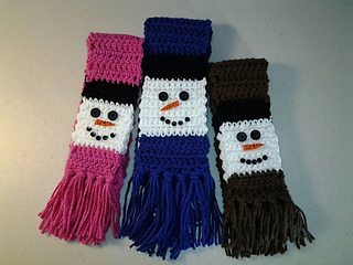 Ravelry: Snowman Scarf pattern by Laura Brozo