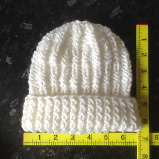 Ravelry: Hat Age 4 to 6 years pattern by Jacqueline Gibb