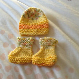 Ravelry: Little Babbity ~ Preemie Baby Hats & Booties pattern by ...