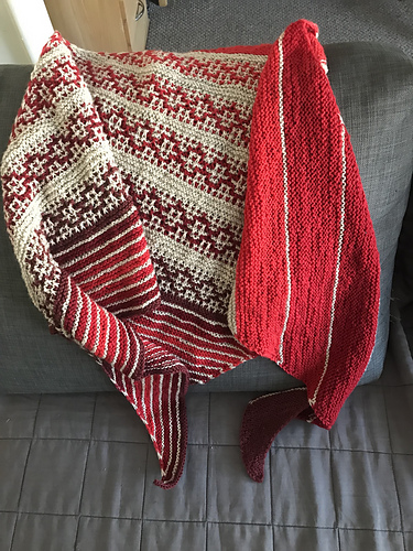 Malini in red - I LOVE this pattern! : r/knitting