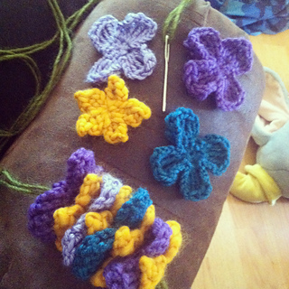 Ravelry: How to Crochet a Hawaiian Lei pattern by Stitch11