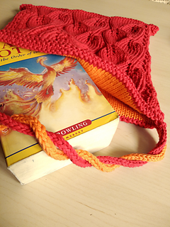 Ravelry: Phoenix Feathers Bag pattern by Red and the Wolf Designs