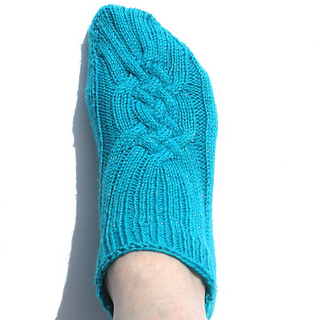 Ravelry: Tuvalu Braid Clog Sock pattern by Wee Sandy