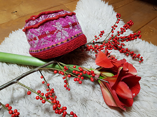 Ravelry: Muhu hat pattern by Wollmuschi design