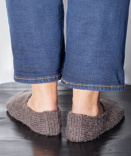 Chunky Slippers! : r/knitting