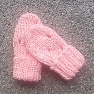 Ravelry: Preemie Pink Mittens pattern by Esther Kate