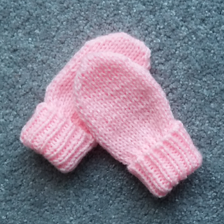 Ravelry: Preemie Pink Mittens pattern by Esther Kate