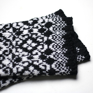 Ravelry: Lace Cuffs pattern by Jenise Hope