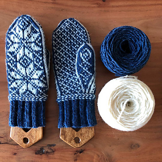 Ravelry: Norwegian Selbu Mittens pattern by Stefanie Canich