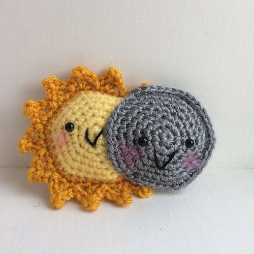 [FO] This little Solar Eclipse Sun & Moon worked up super duper quick ...