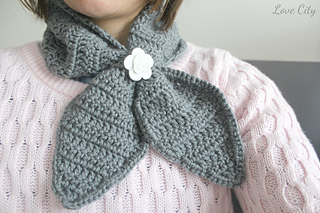Ravelry: Ascot Neck Scarf pattern by Lindsay Haynie