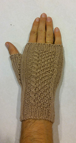 Ravelry: stake and strand pattern by bunnymuff, Mona Zillah