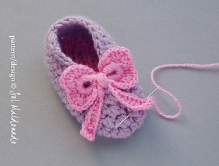 Ravelry: Bow Applique crochet embellishment pattern by Sol Maldonado
